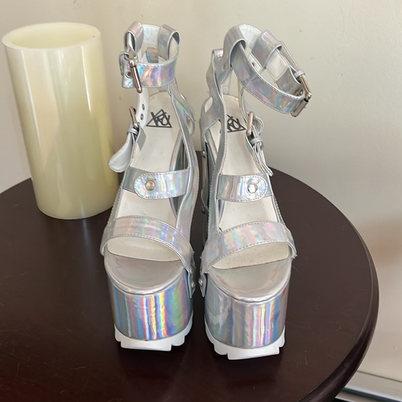 YRU | Shoes | Yru Nightcall Platform Heels 6 Holographic Excellent ...